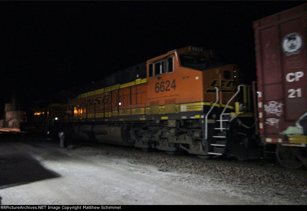 BNSF 6624